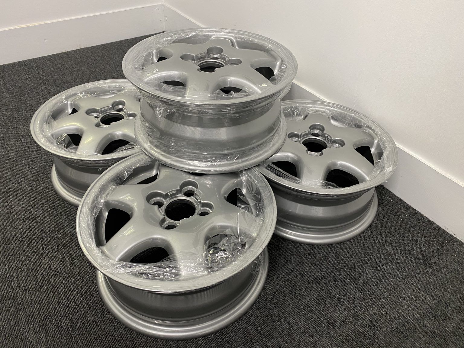 Metro 13" 6 Spoke Alloys Wheels - Silver (Set of 5) - Retro Reproductions
